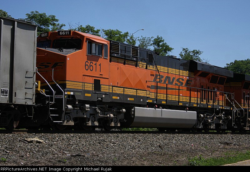 BNSF 6611